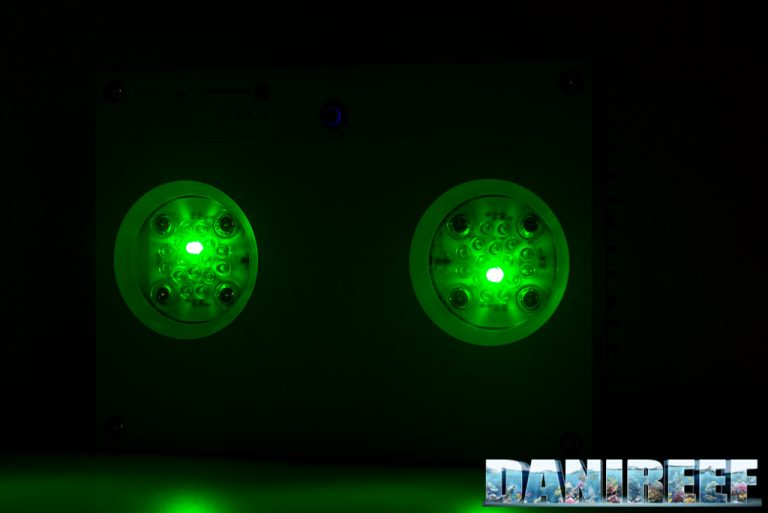 Led AI Hydra 32 ceiling light: performances and PAR analyzed in the ...